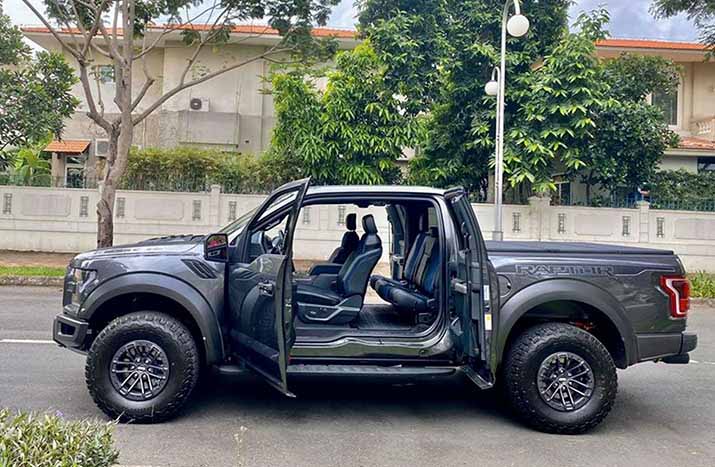 Chi tiết xe Ford F-150 Raptor cửa Rolls-Royce đầu tiên tại Việt Nam